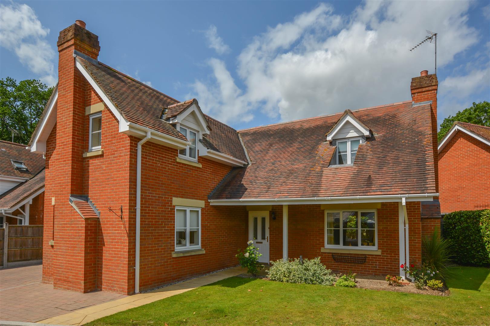 Marconi Gardens, Pilgrims Hatch, Brentwood - Keith Ashton